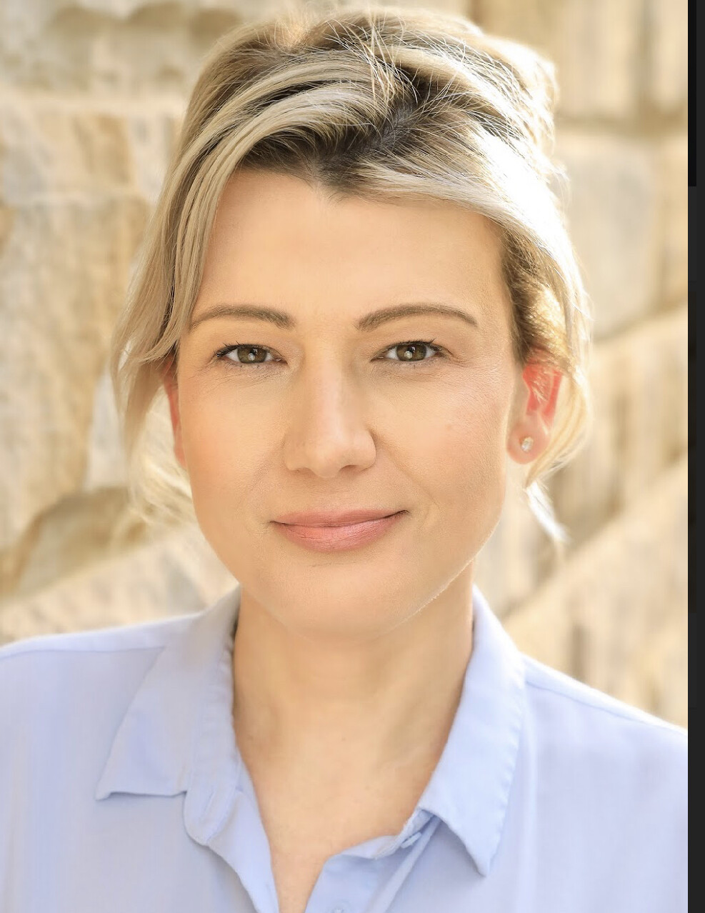 Jacqui W - Actor - theright.fit