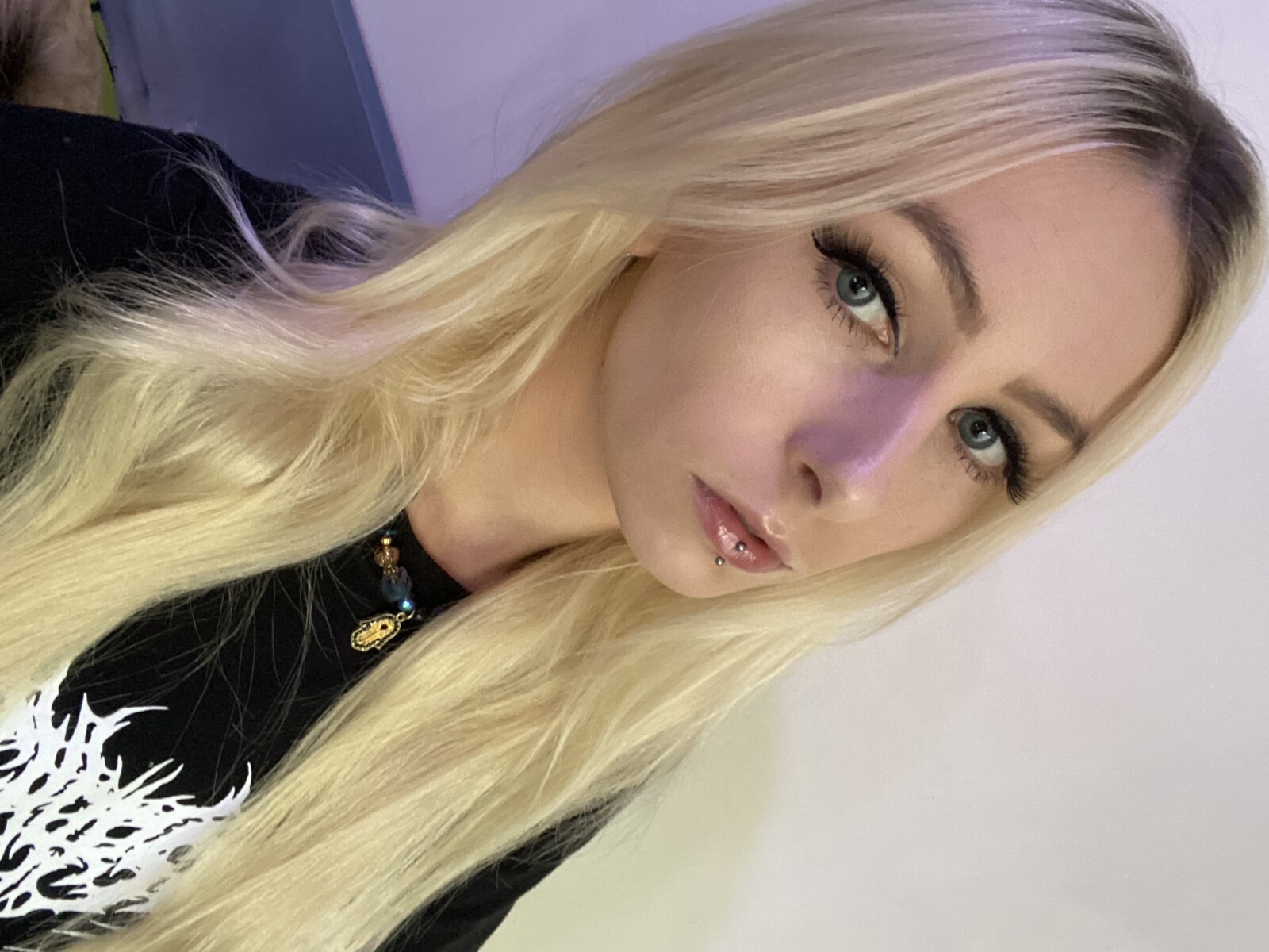 Monnie J - Creator - theright.fit