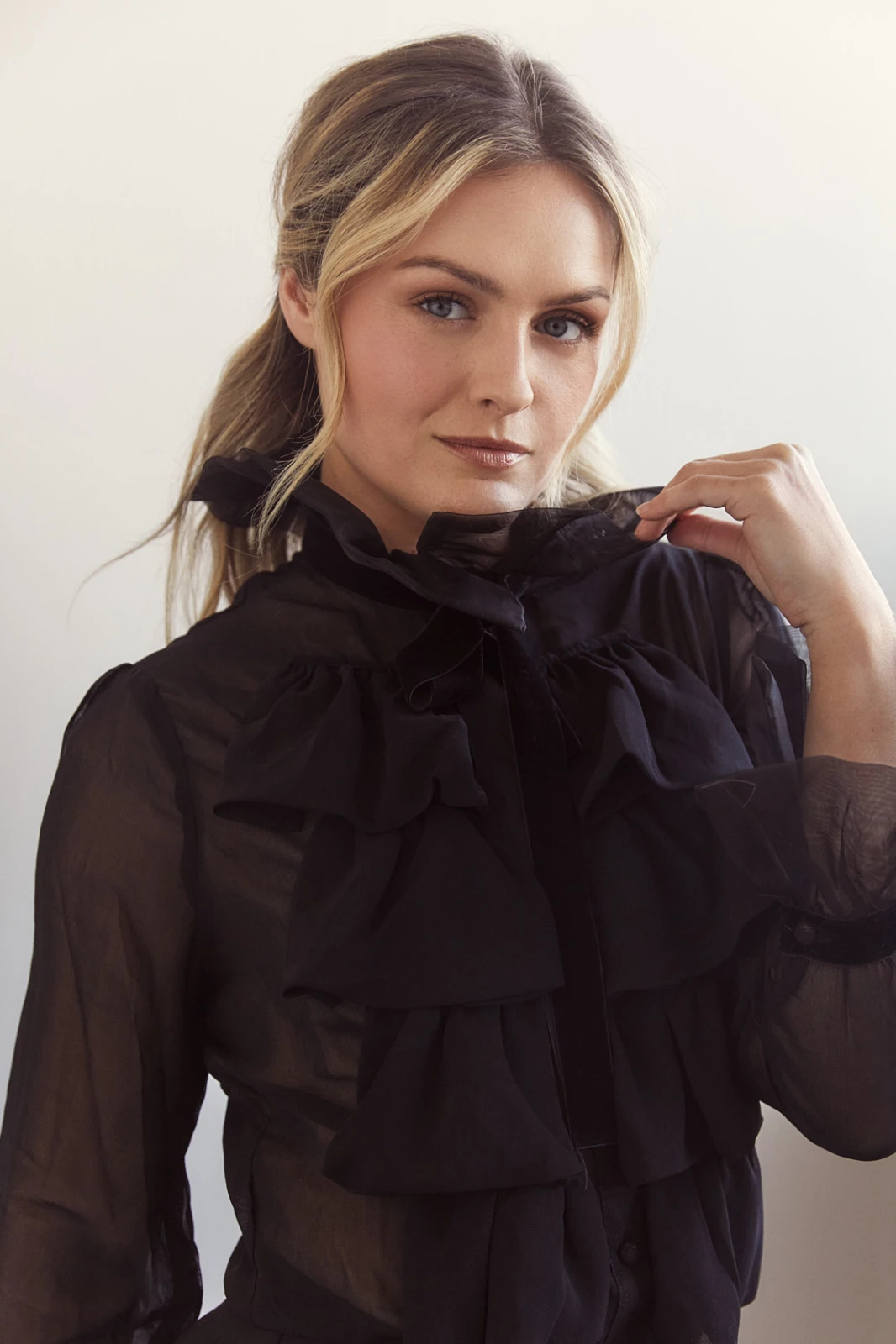 Leasha M - Model, Actor, Creator - theright.fit