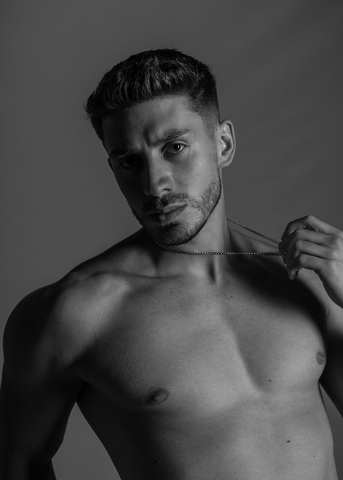 Charlie W - Model, Creator, Actor - theright.fit